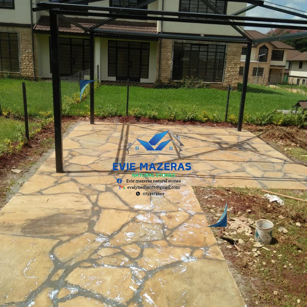 Uncut Mazeras – Evie Mazeras and Natural Stones