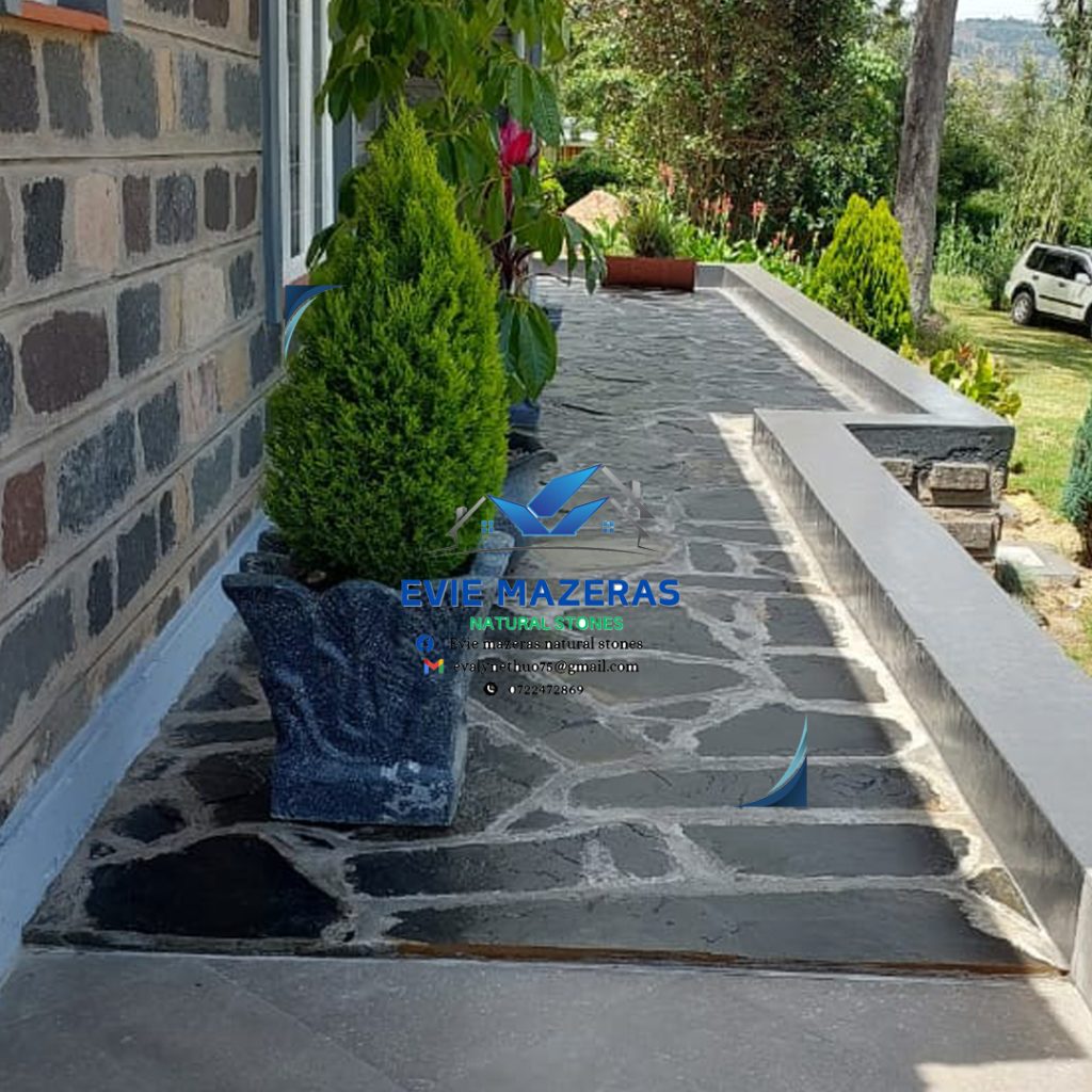 Uncut Mazeras – Evie Mazeras and Natural Stones